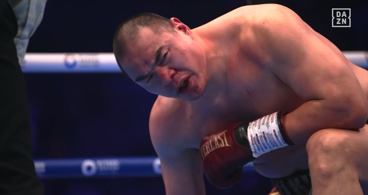 Кабаєл на очах в Усика нокаутував Чжилея й став тимчасовим чемпіоном світу за версією WBC – відео