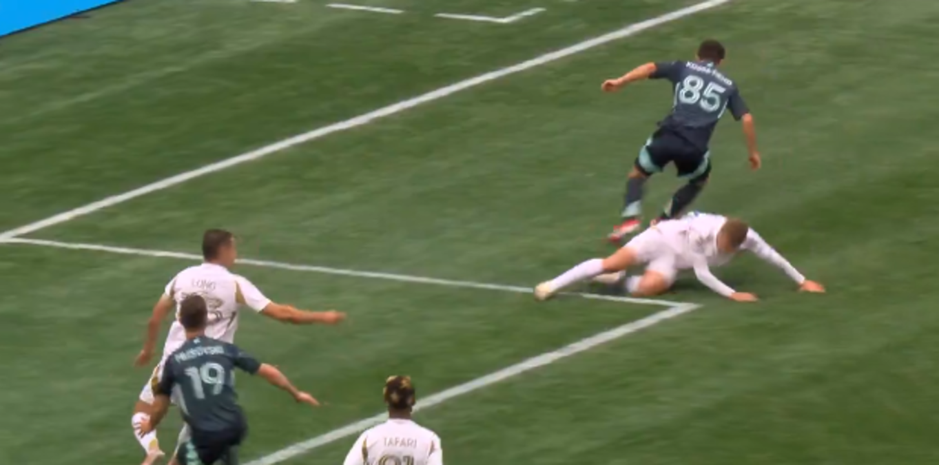 Футболіст збірної України забив божевільний дебютний гол у МЛС відео приголомшливого удару